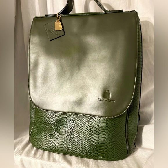 Tote&Carry | Bags | Tote Carry Emerald Green Snake Print Backpack Wgold ...